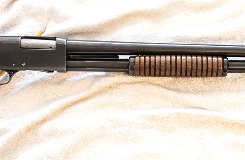 SAVAGE, Model 820B , 12 Ga Pump | Dartmouth, NS | GUNPOST